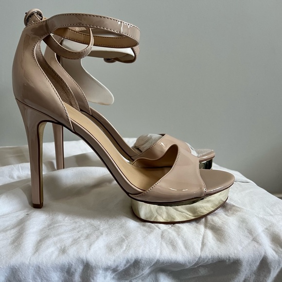 Jennifer Lopez | Shoes | Jlo Womens Size 1 Beige And Gold Platform ...